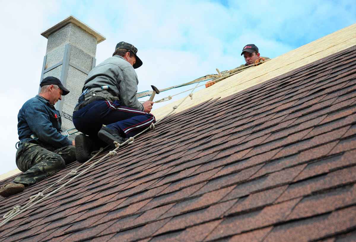 4 Benefits of Hiring a Local Roofing Company in Franklin | Force ...